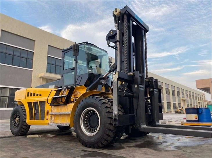 中国がカスタマイズしたSOCMA25トンディーゼル&電気ハイブリッド大型リフトトラック、25トン電気フォークリフトメーカーおよび工場-SOCMA